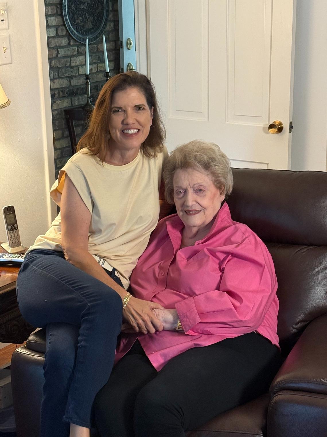 Hurst woman finds viral social media stardom at 90 | Fort Worth Star ...
