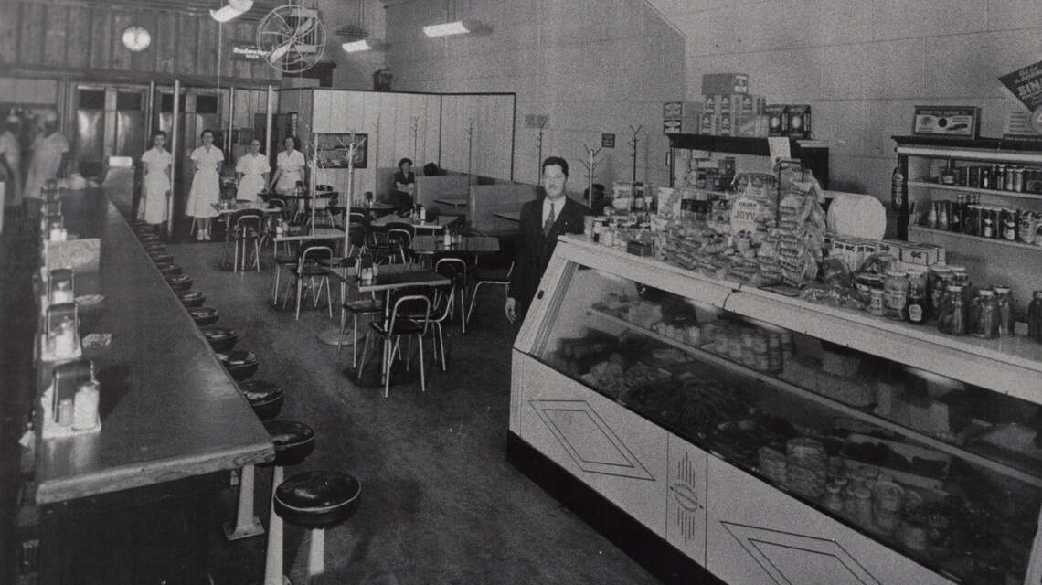 The menu at Carshon’s Deli, once strictly kosher, has adapted | Fort ...