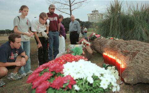 Photos: 25th anniversary of deadly Texas A&M bonfire collapse | Fort ...