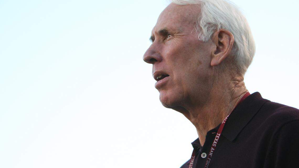 Texas A&M coach R.C. Slocum saws off steer horn prior to game | Fort ...