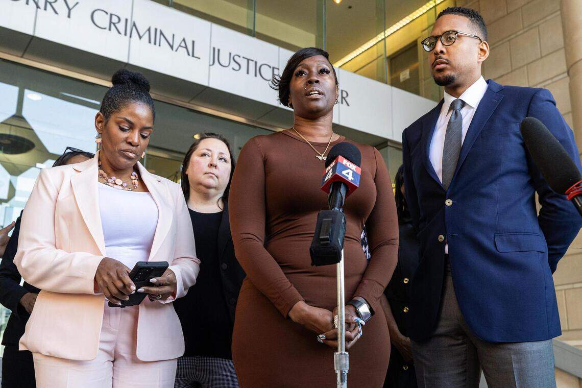 Crystal Mason celebrates after conviction, sentence overturned | Fort ...