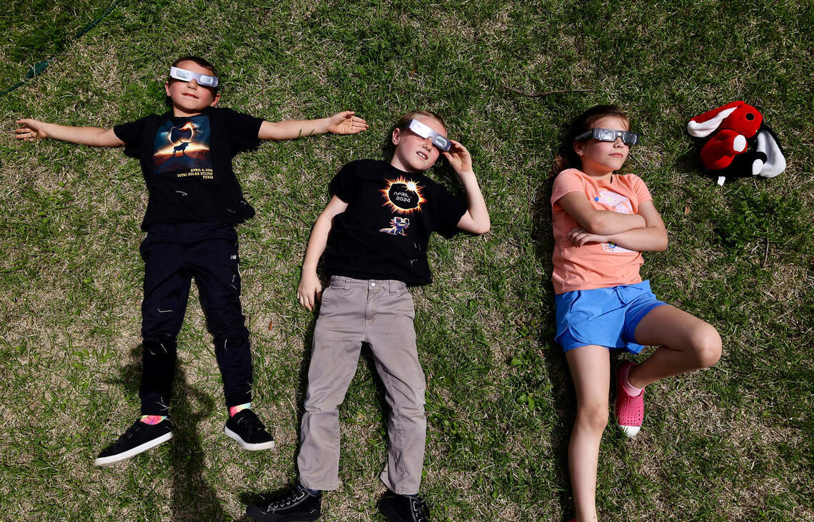 Eclipse totality in Hillsboro wows guests from around world | Fort ...