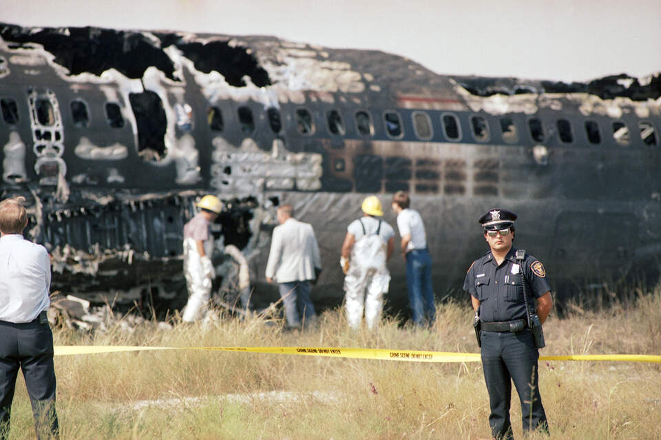 Newly published photos of 1988 crash of Delta 1141 at DFW | Fort Worth ...