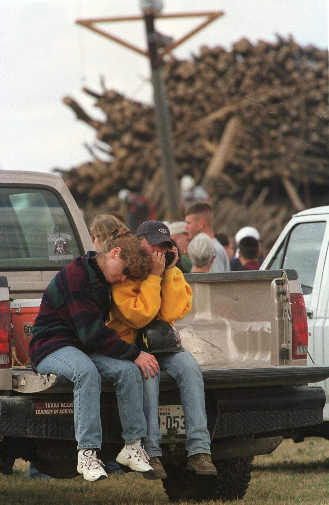 Photos: 25th anniversary of deadly Texas A&M bonfire collapse | Fort ...