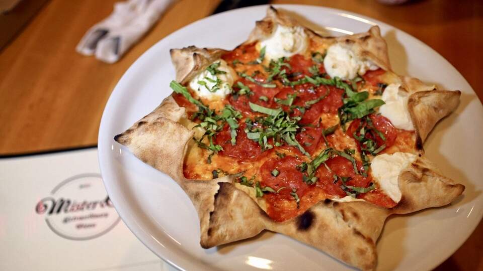 Mister O1's extraordinary pizza expands to Bradenton, FL | Miami Herald