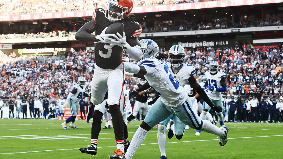 Dallas’ Caelen Carson plays well in his first NFL start. | Fort Worth ...