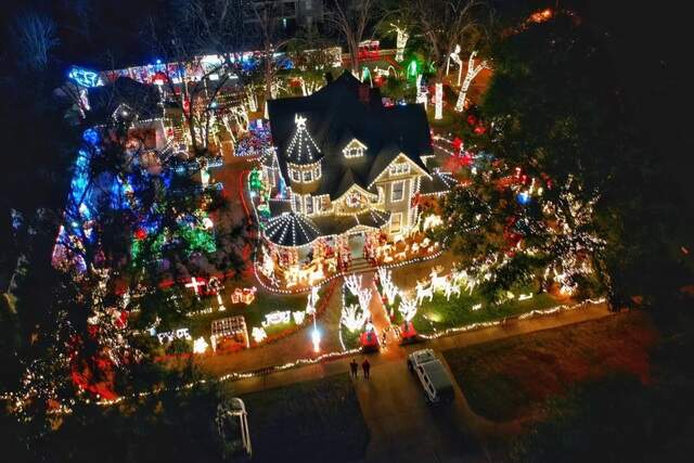 ABC’s ‘Christmas Light Fight’: 2 Texas families win $50K each | Fort ...