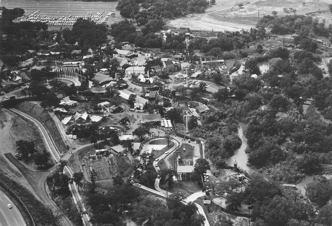 Six Flags Over Texas: Historic photos over the last 52 years | Fort ...