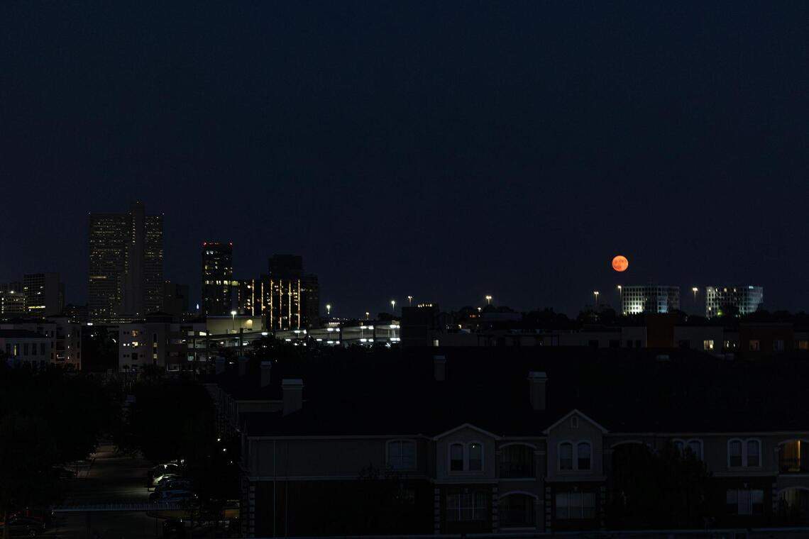 PHOTOS: Super Blue Moon rises over Fort Worth, Texas | Fort Worth Star ...