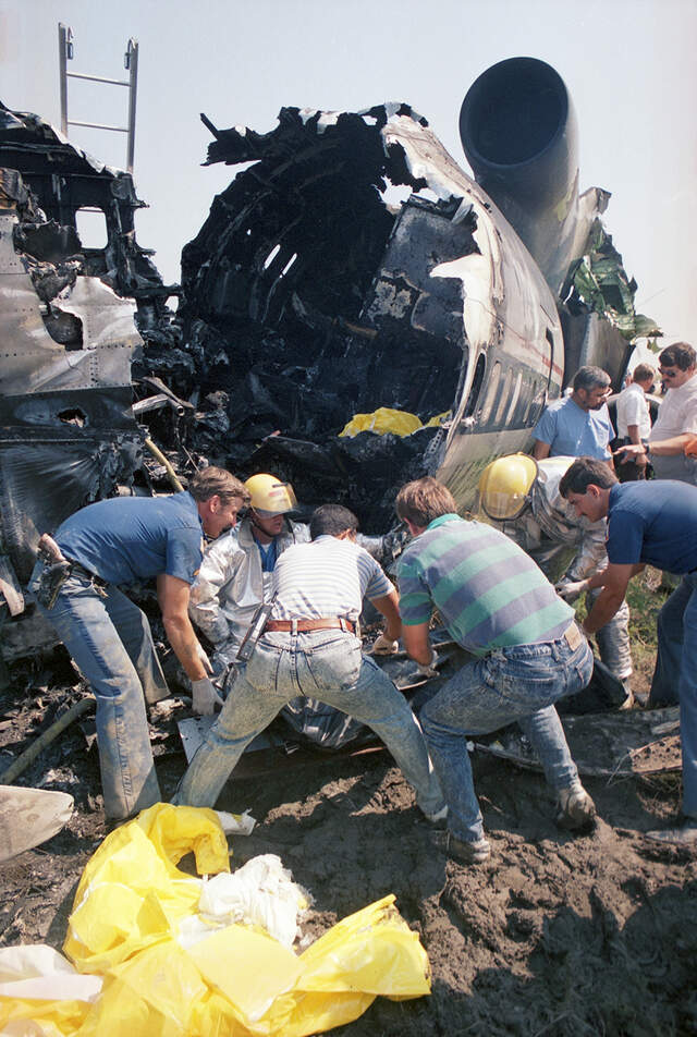 Newly published photos of 1988 crash of Delta 1141 at DFW | Fort Worth ...