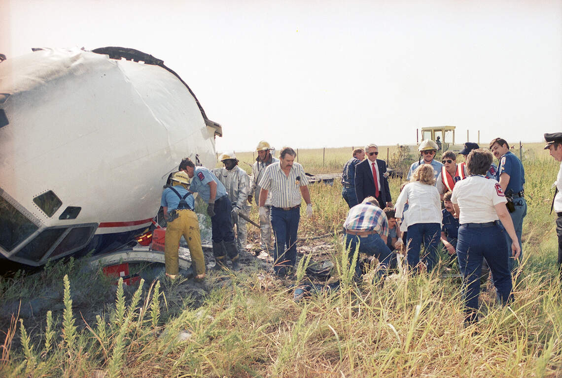 Newly published photos of 1988 crash of Delta 1141 at DFW | Fort Worth ...